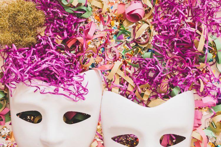 Gyúlékony farsangi maszkok és jelmezek – Óvatosságra int a farsangi ...